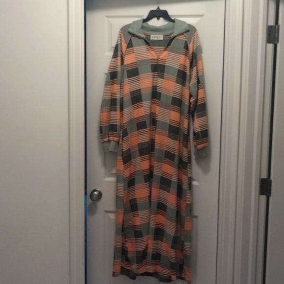 Brownstone Studio | Intimates & Sleepwear | Vintage Brownstone Studio ...